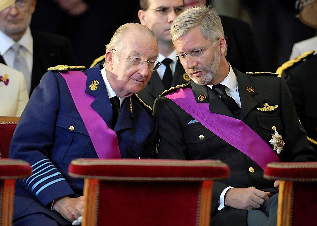 Belgische koning Albert draagt ambt over aan zoon Filip
